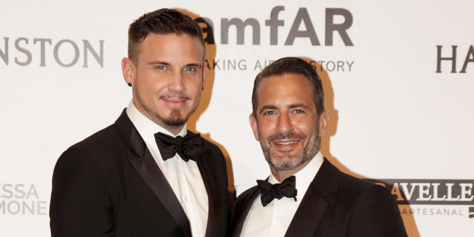 Designer Marc Jacobs Used a Flash Mob to Propose to His Boyfriend in a ...